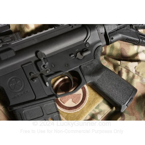 AR-15 Ergonomic Grip - Magpul MOE - Gray - Luckygunner.com